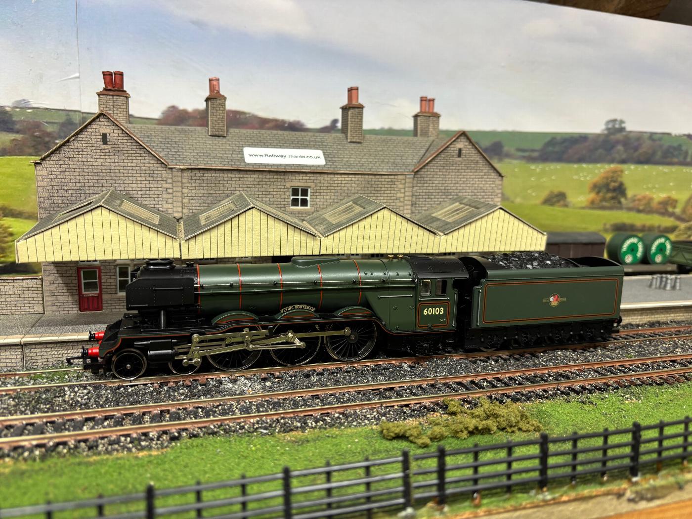 Hornby R078 BR Locomotive Flying Scotsman 1961-1963 £42.00